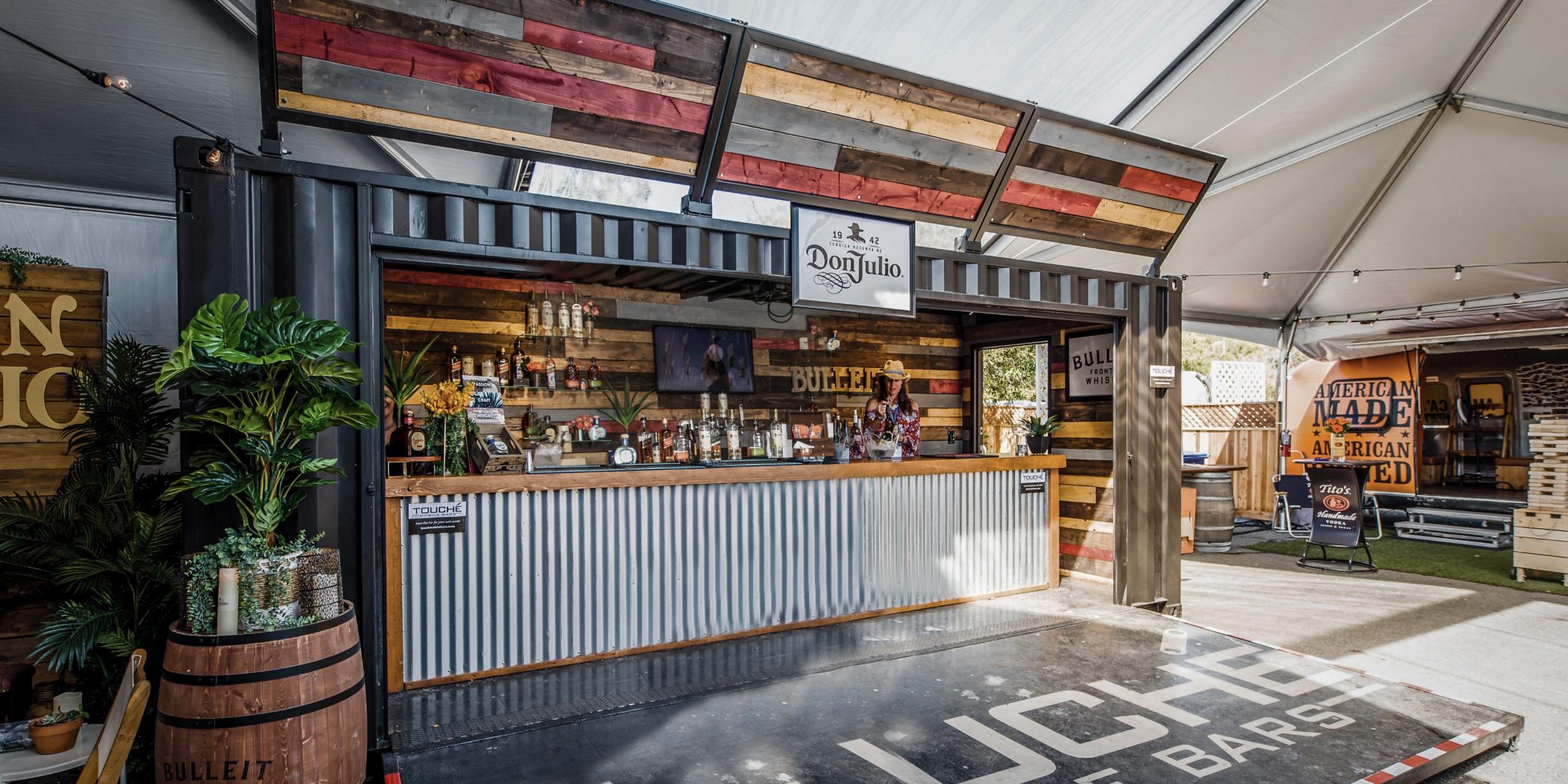 Project Gallery: Touché Mobile Bars 20' Container Bar - ROXBOX Containers