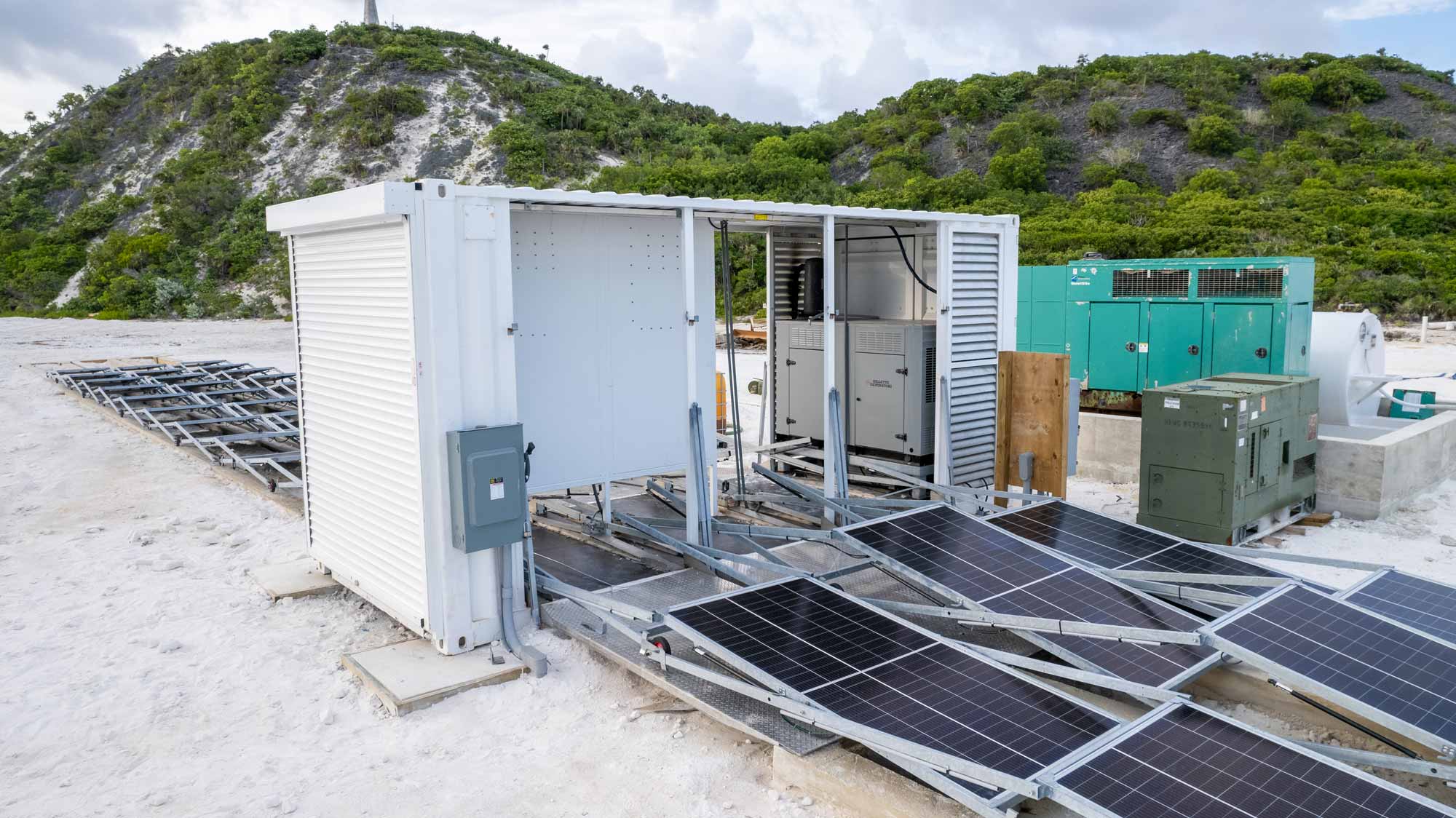 HELIOS Solar - ROXBOX Containers